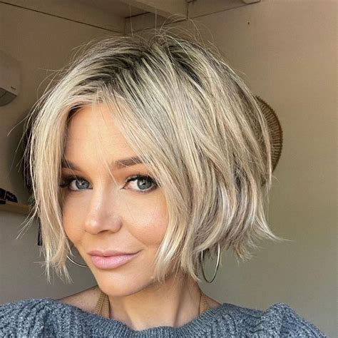Cool Blonde Short Messy Bob with Middle Parting Short Bob Haircuts ...