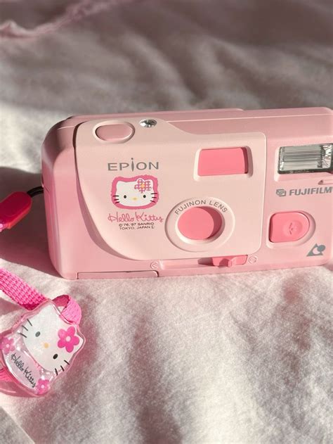 Alexa Isabel ♡ on Instagram: "film isn’t dead if it’s hello kitty🎞️🎀 ...