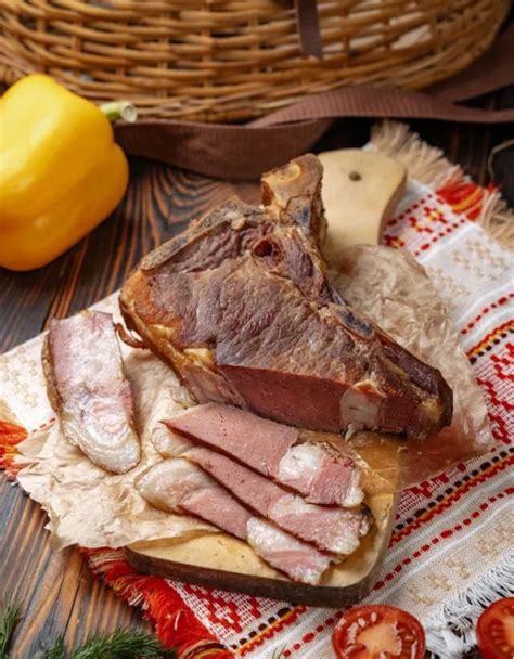 Заказать мясо конины горячего копчения с доставкой по Москве