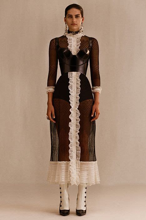 Alexander McQueen, коллекция resort 2019 | Buro 24/7 | Moda ...