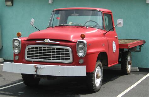 International B-120 - Information and photos - MOMENTcar