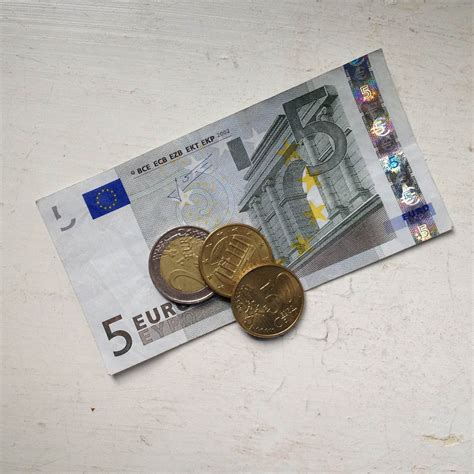 Regelsatzerhöhung: 8 Euro mehr für Hartz-IV-Empfänger – Hinz&Kunzt