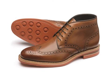 Каталог мужских ботинок Loake