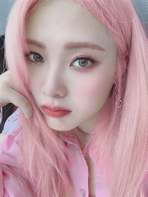 Daily Weki Meki #198 🌙 : r/Weki_Meki