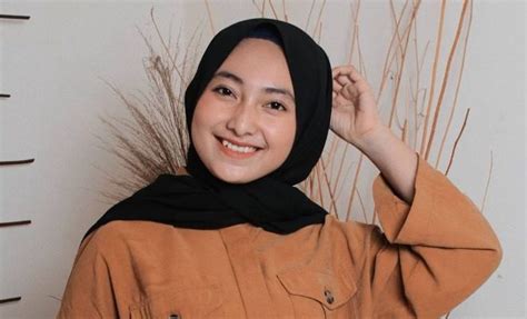 Auzura Qrzura - Biodata, Profil, Fakta, Umur, Agama, Pacar, Karier