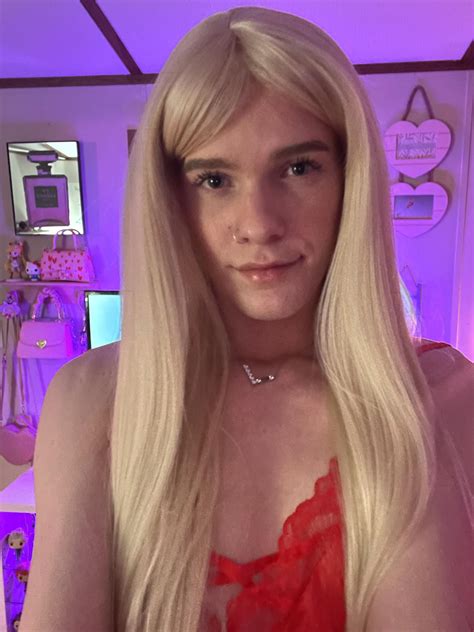 late night selfie 🙈💕 : r/TrapCuties
