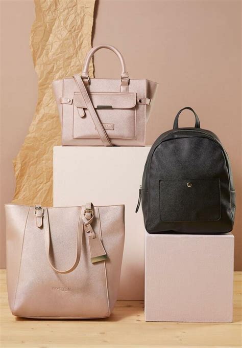 „hüftgold berlin“ Damen Taschen von Woolworth ansehen!