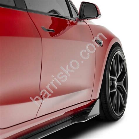 КАРБОНОВЫЕ БОКОВЫЕ ЮБКИ ADRO НА TESLA MODEL 3 | Harrisko.com