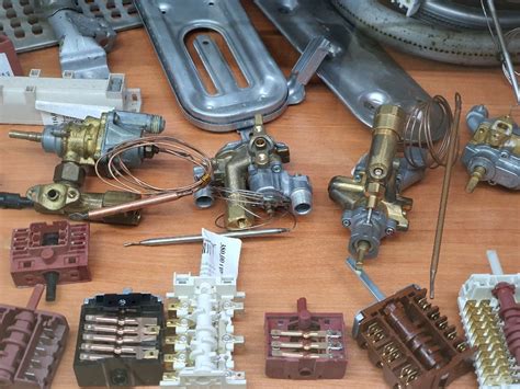 Запчасти к газовым плитам ручки духовки, горелки, конфорки и др.: 450 ...