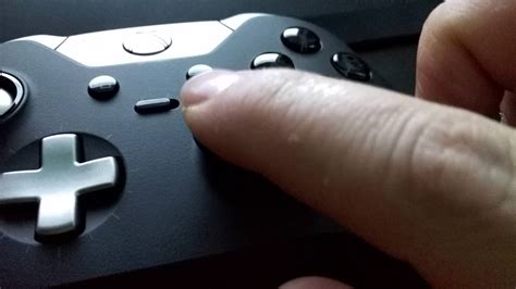 Elite controller right stick clicking sound - YouTube