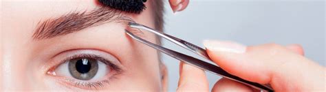 Услуга по Коррекции и окрашивании бровей в студии Permanent MakeUp №1
