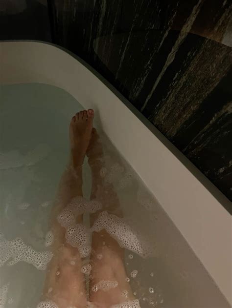 Уход за собой, ванная, женские ноги, девушка в ванной, woman in ...