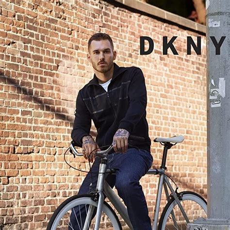 מבחר ג'ינסים לגברים מבית DKNY רק בכ₪106 | ZUZU DEALS - זוזו דילס