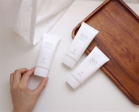 Сонцезахисний крем з фізичними фільтрами Round Lab 365 Derma Relief ...
