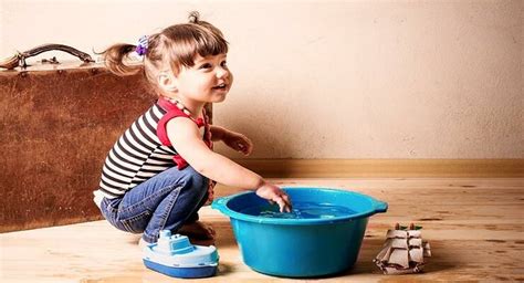 5 лучших игр для детей с водой.