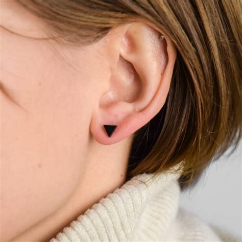 Серьги гвоздики черные треугольники в уши (1 шт.) Steel Evolution ss ...