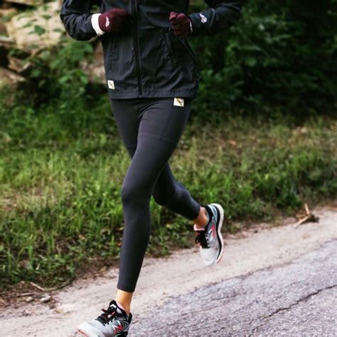 The Best Running Tights I’ve Ever Tried Have an Invisible Waist Pack ...
