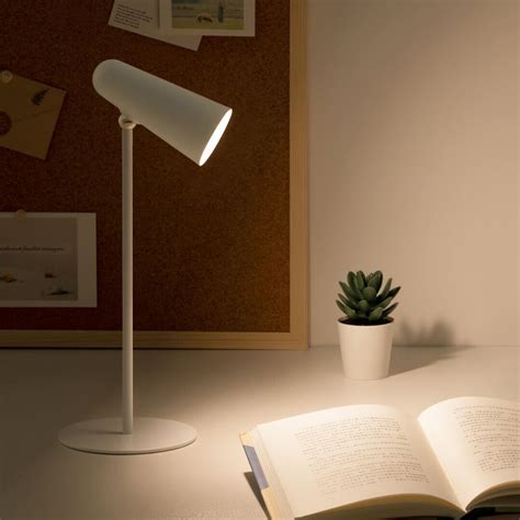 Unusual Xiaomi Mijia Multifunctional Rechargeable Desk Lamp unveiled ...