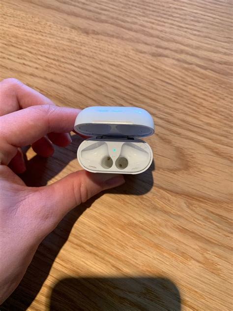 AirPods Gen 1 (Case + Verpackung) | Kaufen auf Ricardo