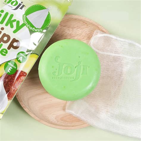 Мыло с мочалкой Алоэ Вера + Авокадо JOJI Secret Young Silky Whipp ...