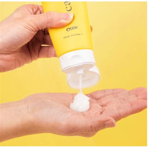 Мягкий пилинг-гоммаж с календулой Ottie Calendula LHA Mild Peeling Gel