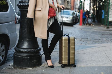 How to Travel in Style and Comfort & Best Travel Outfits - The Stripe