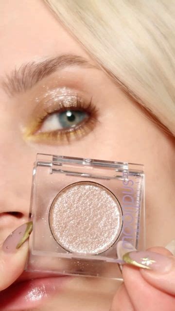 Drew on Instagram: "Urban Decay 24/7 Eyeshadow Mono Moondust in Space ...