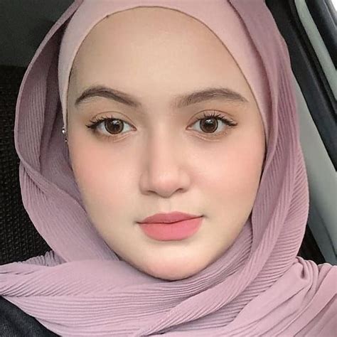 Pin oleh Suwargok di Hijab | Wanita cantik, Gaya hijab, Wanita
