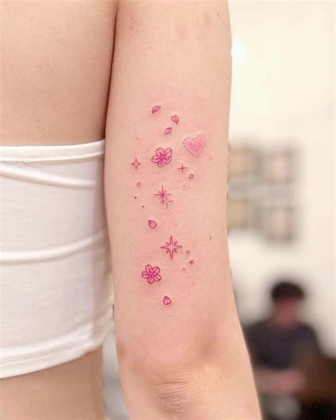 Pin by ㅤ𝑎 𝖼𝗈𝗇𝗌𝗍𝖾𝗅𝗅𝖺𝗍ı𝗈 on INS ♥ؖ ̵̼͓̥͒̾ ᭢⠀♬ 🦷 | Minimal tattoo, Small ...