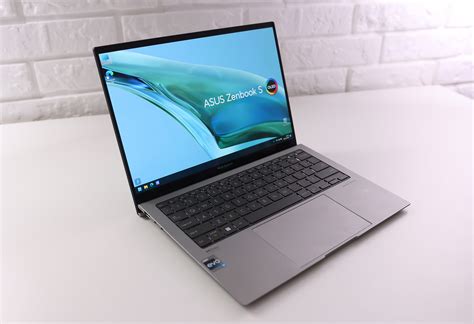 ASUS Zenbook S 13 – Najtanjši OLED prenosnik na svetu - Računalniške novice