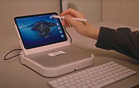 Apple Fan Builds a Portable M1 Mac Mini with the Help of an iPad Mini ...