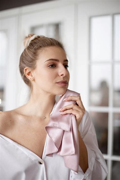 Полотенце для лица 100% шелк белого цвета