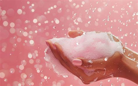 Top 7 Trends Transforming the Feminine Hygiene Wash Market in 2024