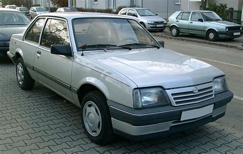 Тюнинг Опель Асконы, фото тюнинга салона и оптики Opel Ascona