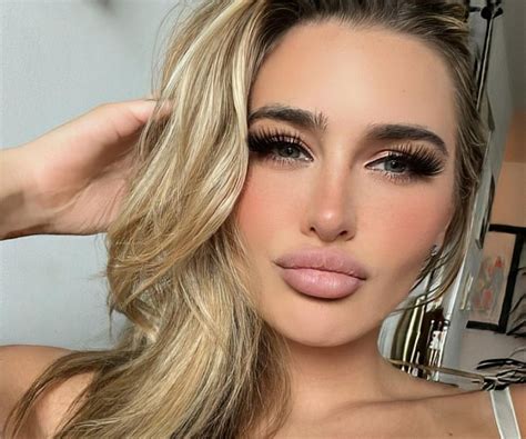Ella Reese - Bio, Age, Height, Wiki, 😍 | Models Biography