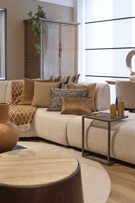Claudi Kissen 'Averi' - Wilhelmina Designs