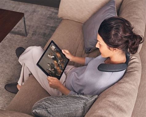 Sony выпустила нашейную колонку SRS-NS7 с поддержкой Dolby Atmos и 360 ...