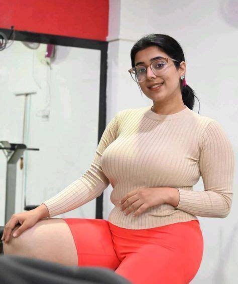 Pin by petilaf518 on Viral pins | Curvy woman, Beautiful curvy women, Curvy girl outfits