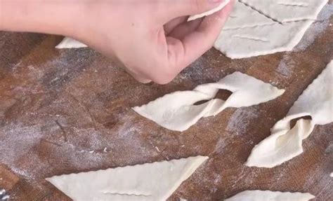 Хворост воздушный хрустящий из слоеного теста готового простой рецепт ...