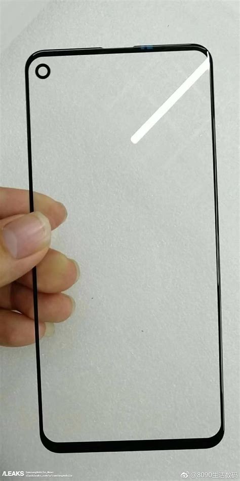 Фото подтверждает дизайн лицевой панели смартфона Samsung Galaxy A8s с ...