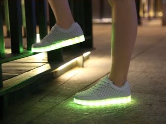 Светящиеся кроссовки (97 фото): сколько стоят светодиодные led ...