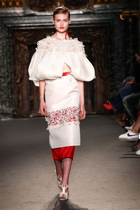 Lan Yu Fall-winter 2016-2017 - Couture