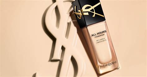 YSL All Hours tekući puder: potpuno prekrivanje do 24 sata, prirodan ...