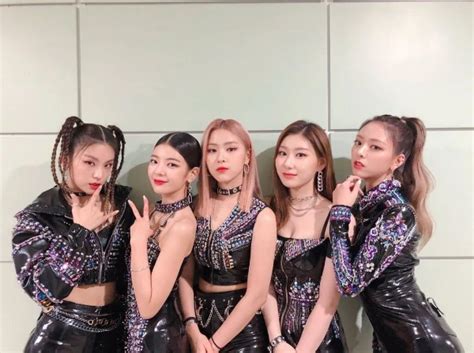 Тест учим участниц itzy🩵