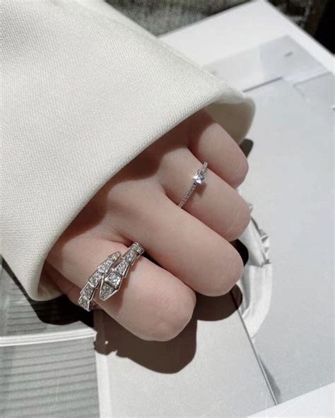 Pin by เตย จร้า on เครื่องประดับ | Bvlgari jewelry, Luxury jewelry, Jewelry