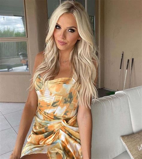 Elise Lobb Dzingel Biography, Wiki, Height, Weight, Golf Career, Net ...