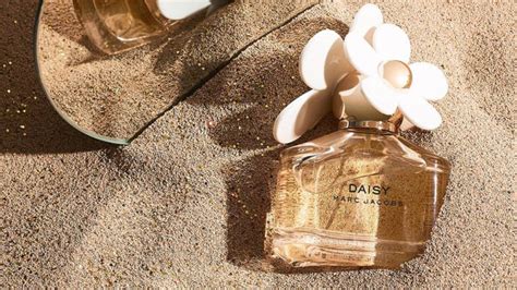 Cum Să Porți Marc Jacobs Daisy Parfum Pentru Diferite Ocazii: Sfaturi ...