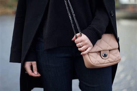 Flared jeans - Why I love them | The petite Cat