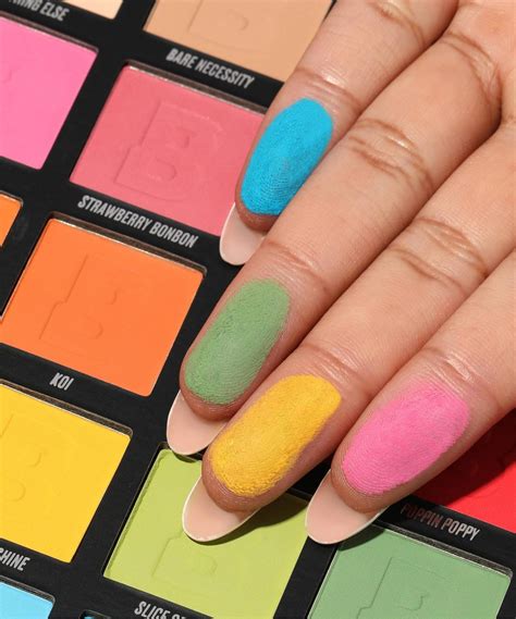 Paleta de Farduri BEAUTY BAY Bright Matte - 42 Nuante