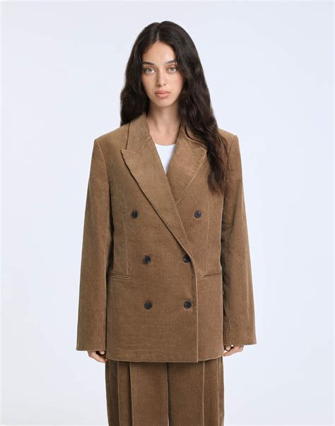 Коричневый жакет oversize из вельвета GJC006572-2 купить по цене от ...